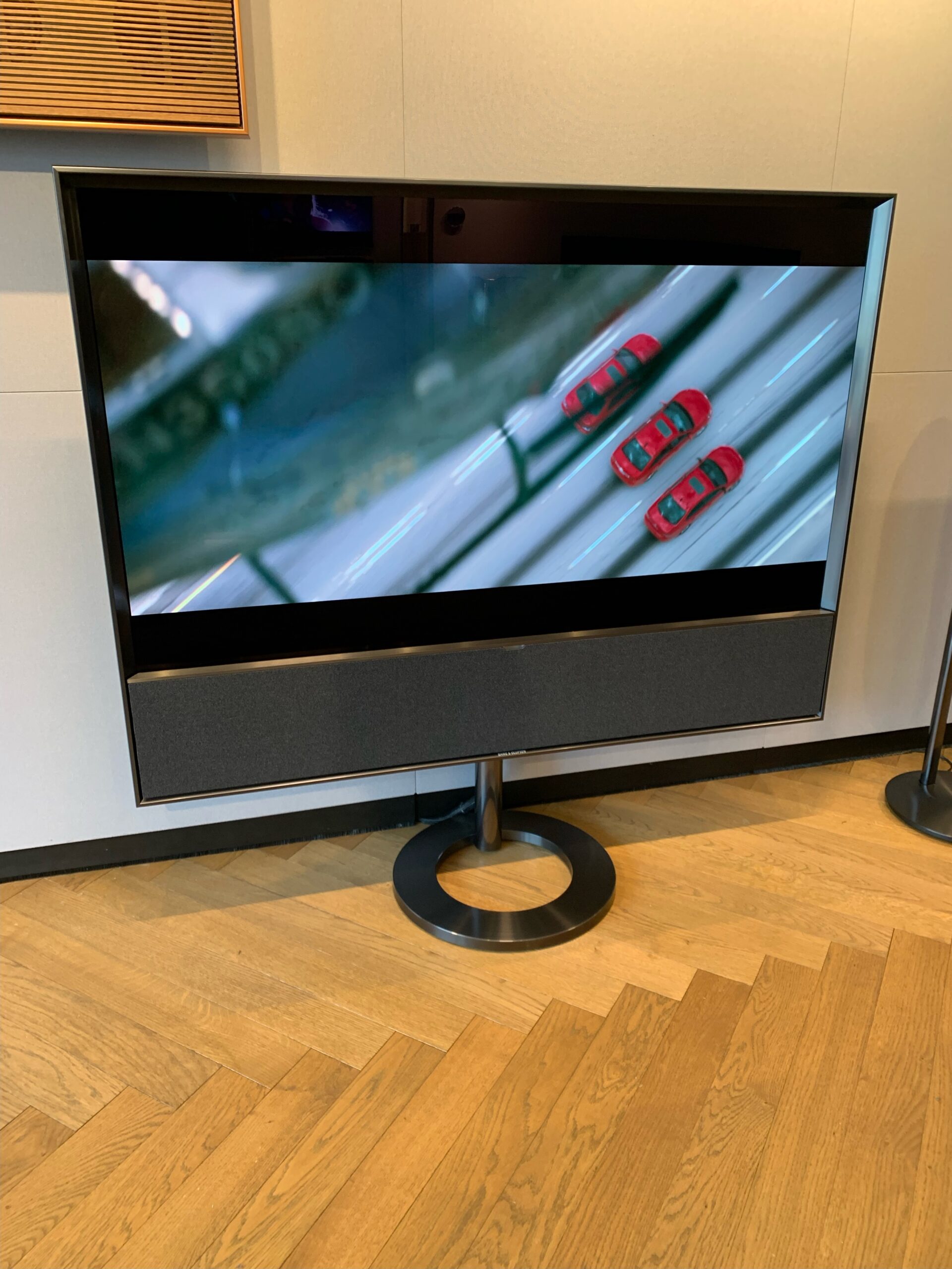 Bang & Olufsen Beovision Contour 55" Black Anthracite - BOLLOstore